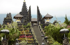 Bali Temples Guide: Cultural Etiquette & Highlights